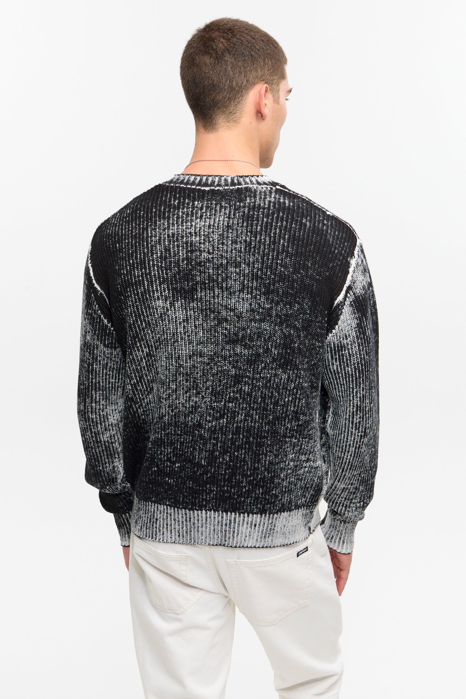 HOMBRE – aynotdead-ar