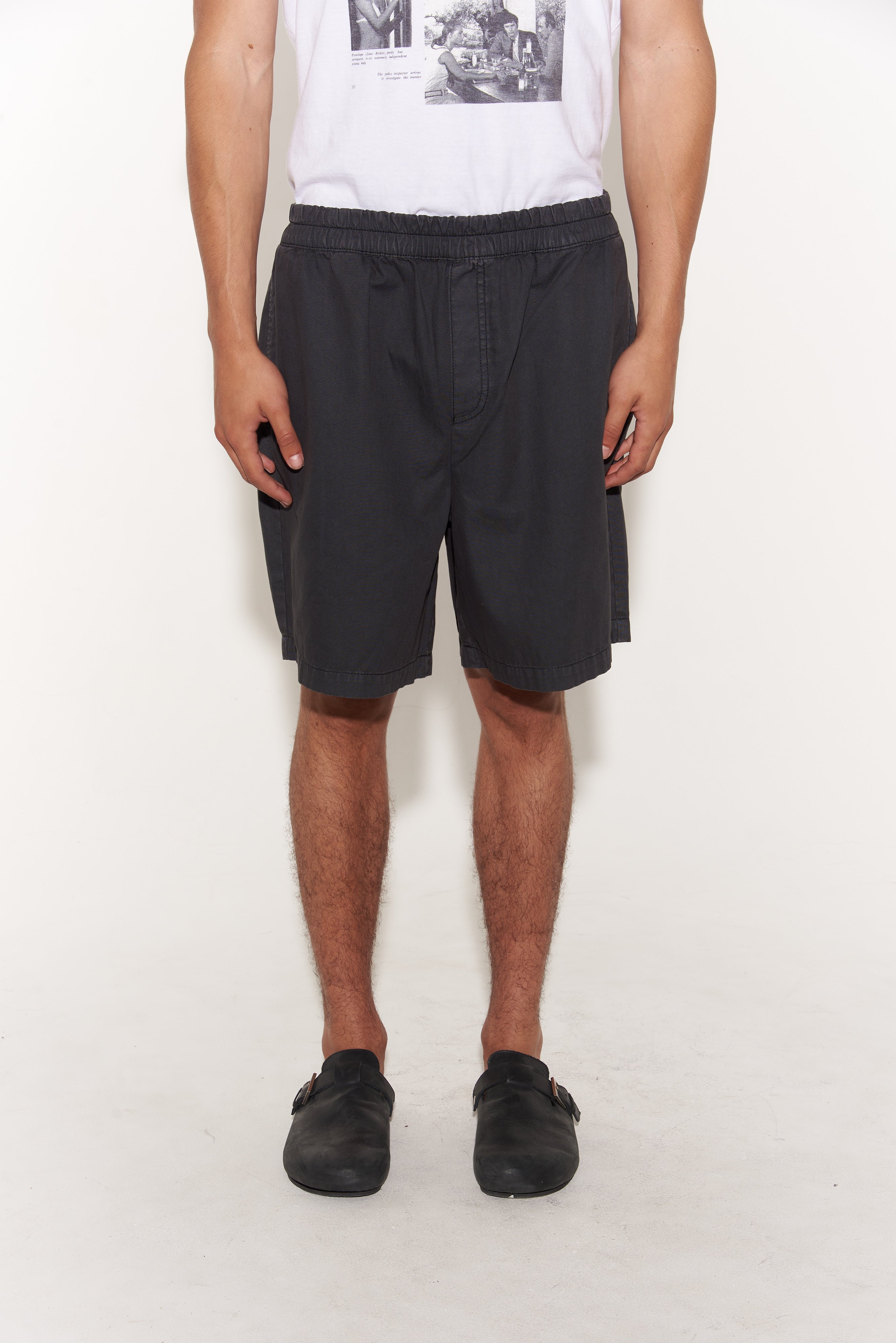 HOMBRE – aynotdead-ar