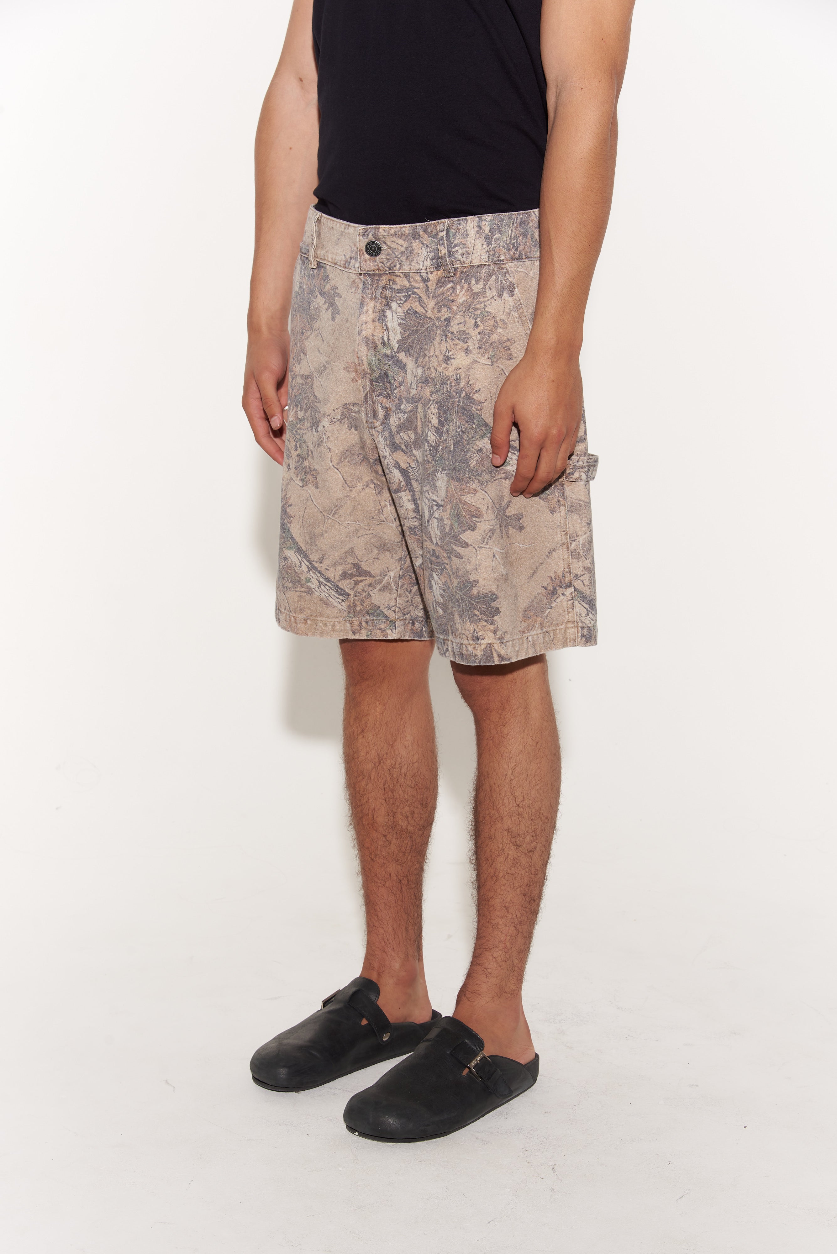 HOMBRE – aynotdead-ar