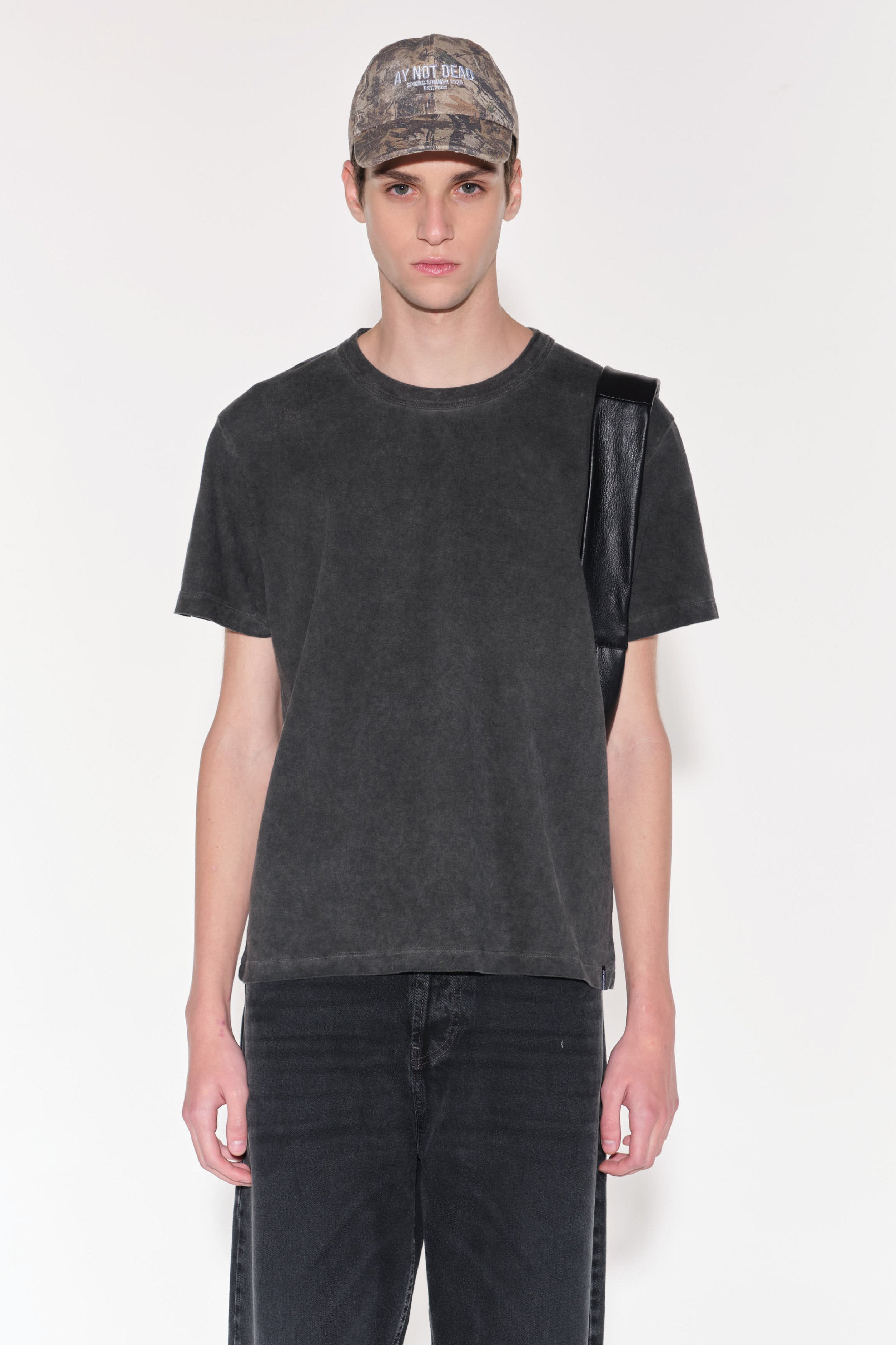 Hombre Remeras – aynotdead-ar