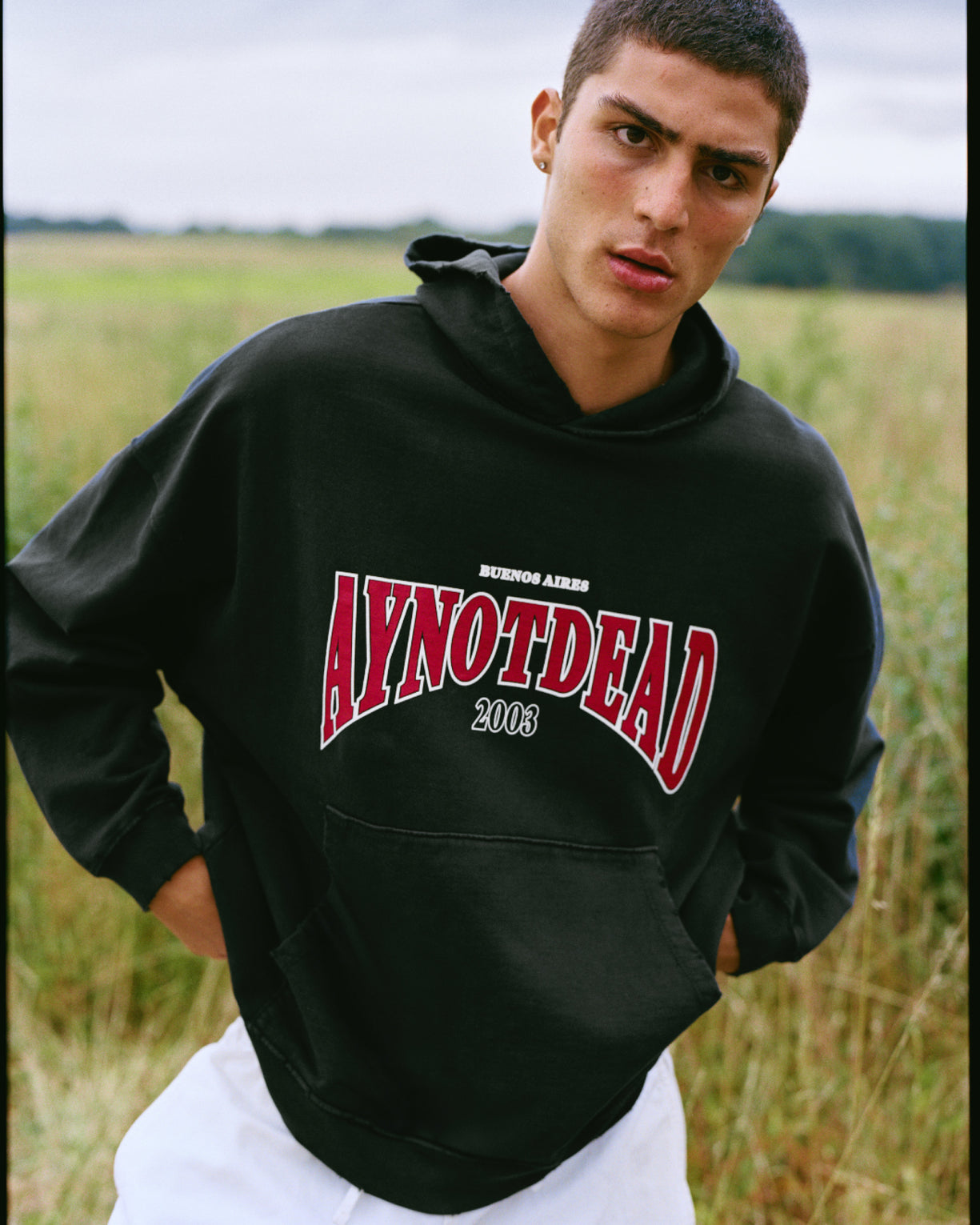 HOMBRE – aynotdead-ar